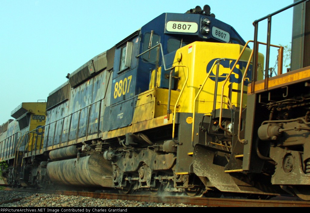 CSX 8807 with sanders on